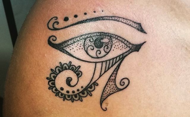 75 Tatouages d'Œil d'Horus (Œil de Râ)