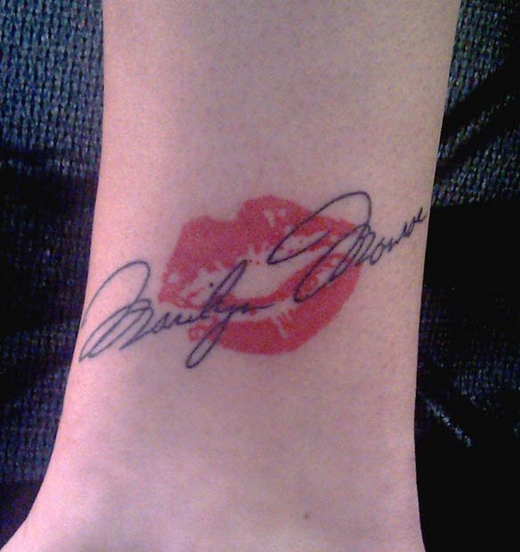 55 Tatouages de rouge à lèvres (bisous) ou labial : Galerie