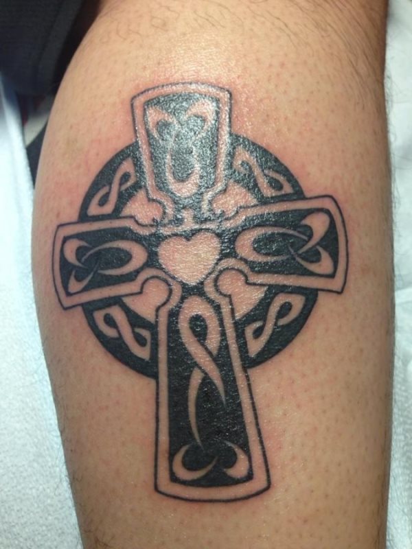 99 Tatuaggi di croci: La croce egizia e celtica