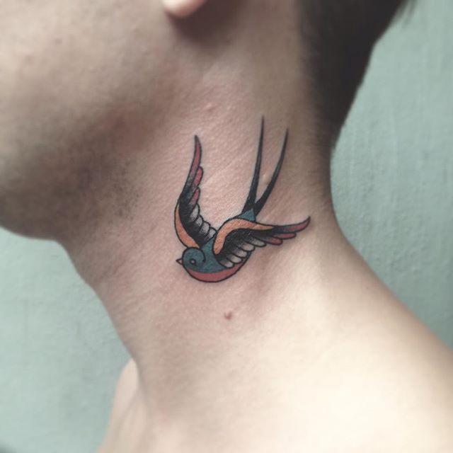 100 Tatuaggi di rondini: Galleria di immagini